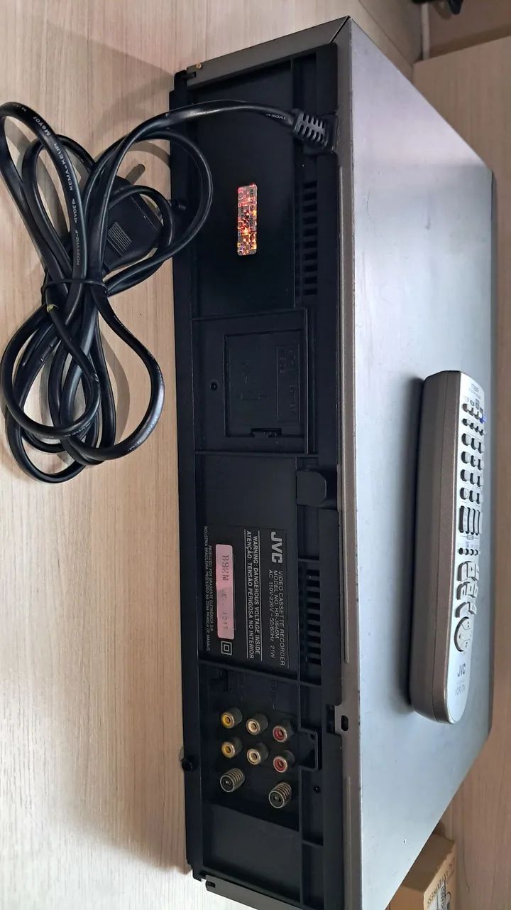 Vídeo cassete JVC Hr-j646M Stereo 6 cabeças - DVD, Blu-Ray e Vídeo ...