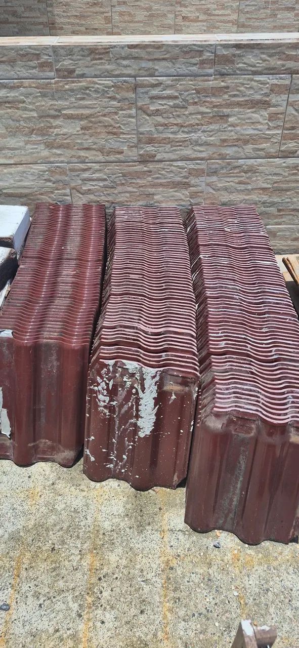 Vendo telhas e madeira - perna de serra - Fundação e Estrutura ...