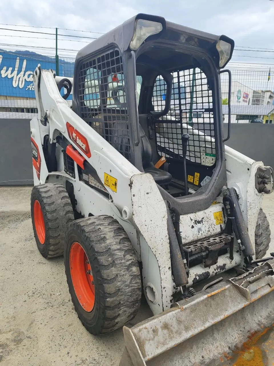 "tratores bobcat" no Brasil