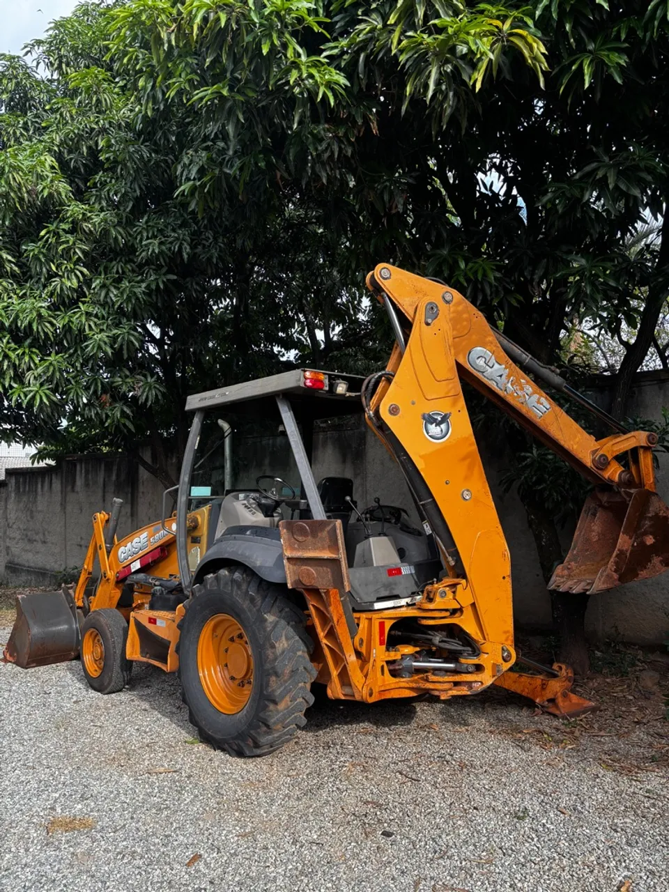 "retroescavadeira case" - Máquinas pesadas para construção no Brasil