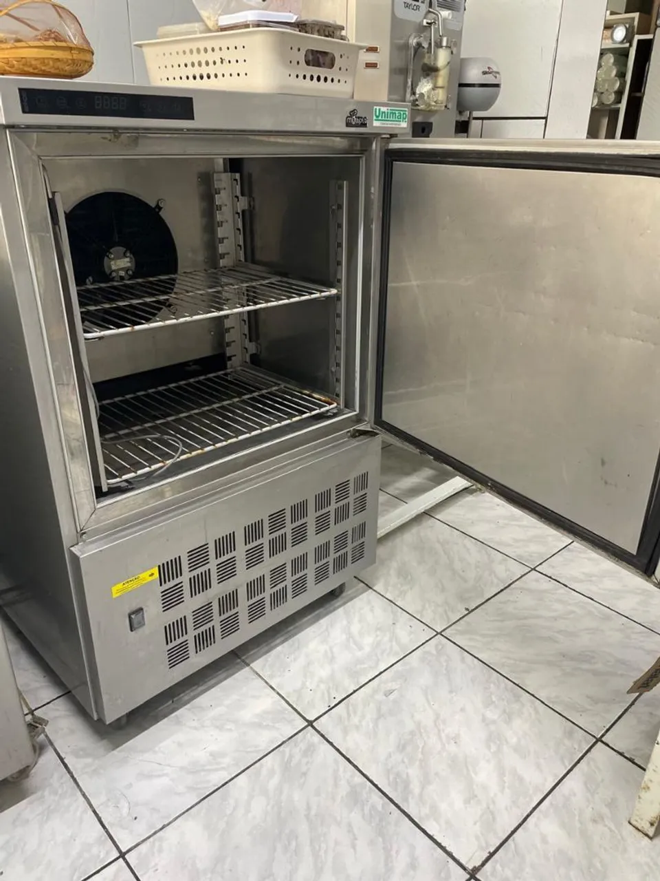 "freezer-pequeno" - Geladeiras e Freezers no Brasil