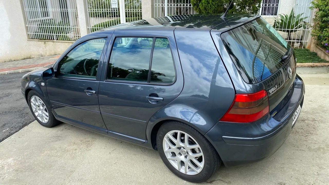 VOLKSWAGEN GOLF 2002 Usados e Novos