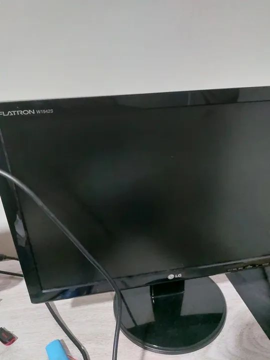 Monitor LG Flatron W1942S Funcionando, e computador para retira peça ...