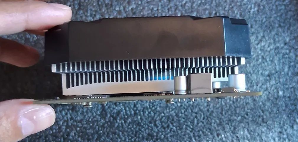 Placa de vídeo AMD Dex Radeon R7 200 Series R7 240 PV-04A 2GB