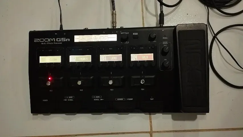 "pedaleira guitarra" - Instrumentos musicais no Brasil