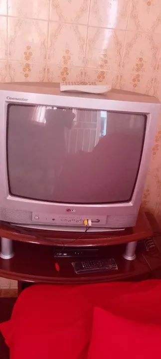 TV LG 20 polegadas com conversor digital incluso e suporte de parede ...