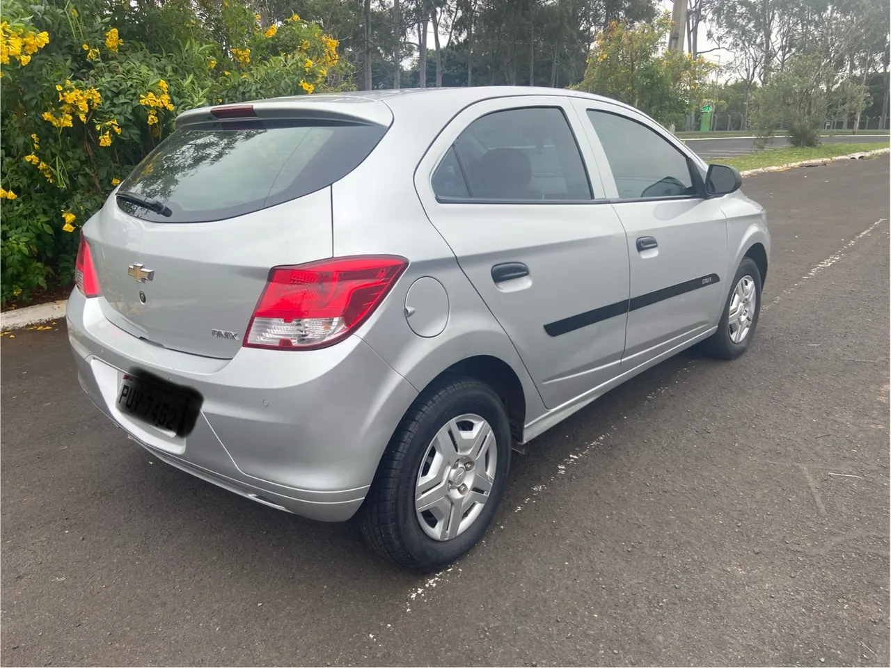 CHEVROLET ONIX 2015 Usados e Novos