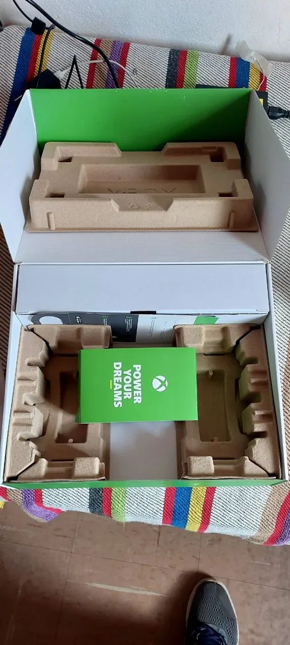 Xbox series S (impecável) + controle original (impecável) + bateria ...