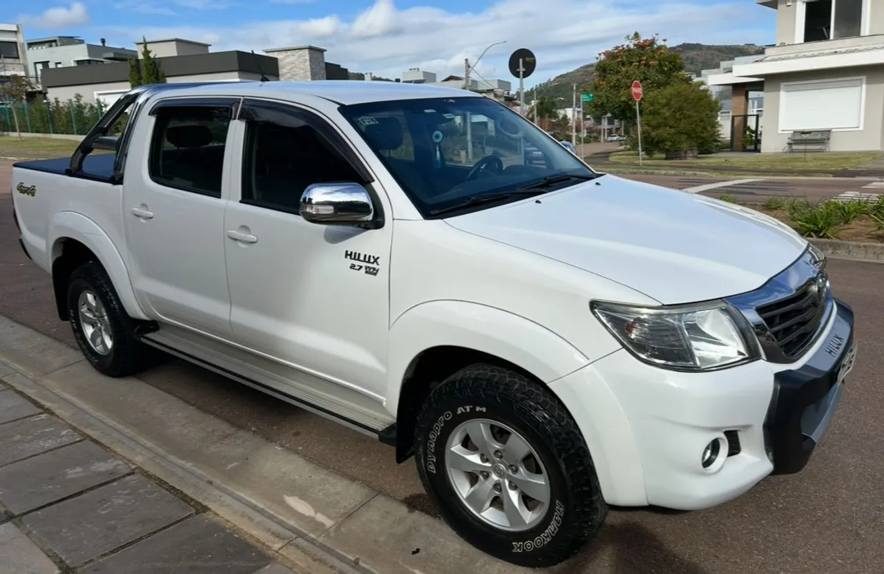 TOYOTA HILUX 2015 Usados e Novos