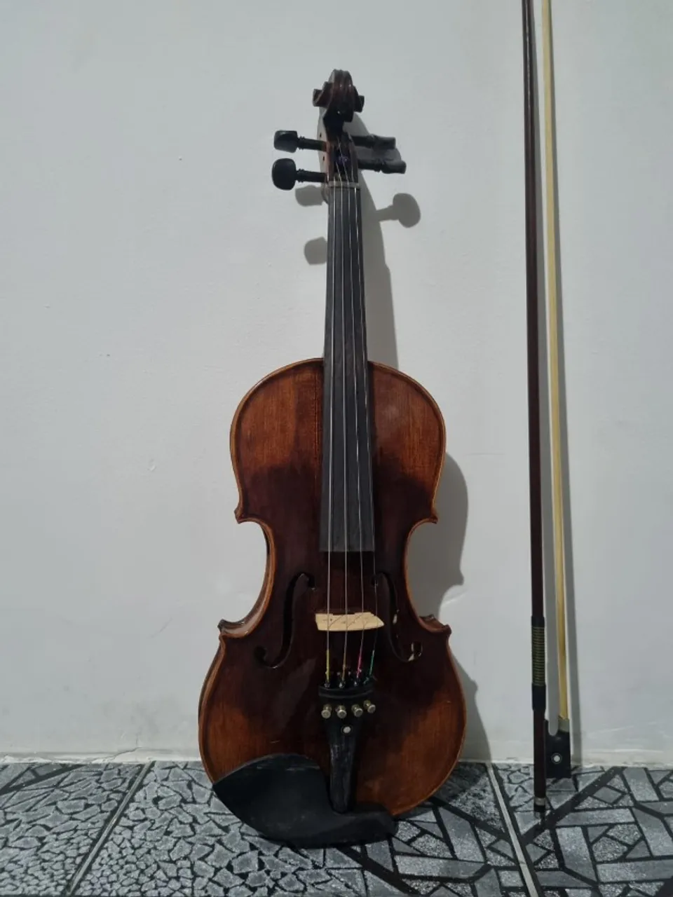 "violinos" - Instrumentos musicais no Brasil