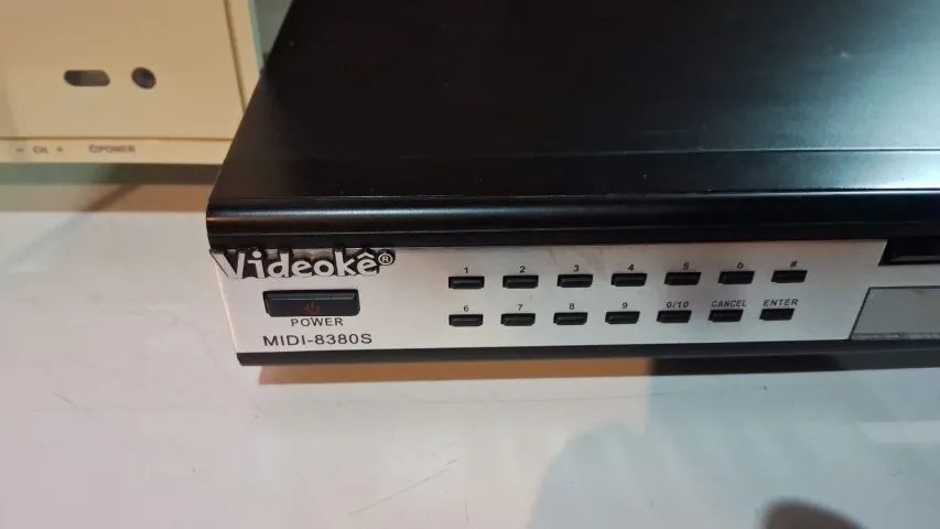 Videoke mais de 6000 músicas mod 8380 aceito oferta - DVD, Blu-Ray e ...