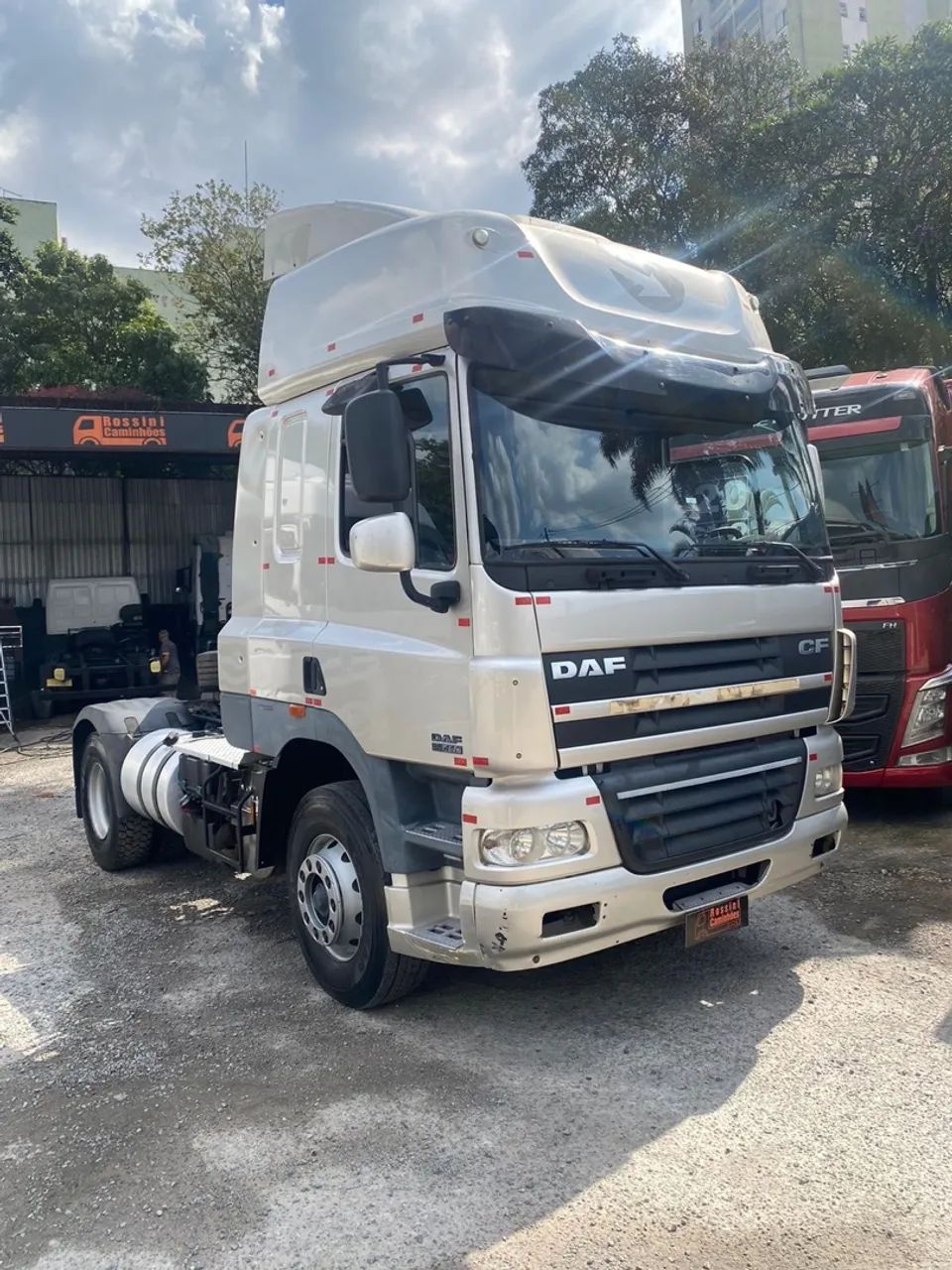 Daf 410 2016 4x2 Teto alto automático - Caminhões - Demarchi, São ...