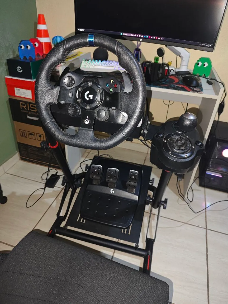 "volantes logitech" no Brasil