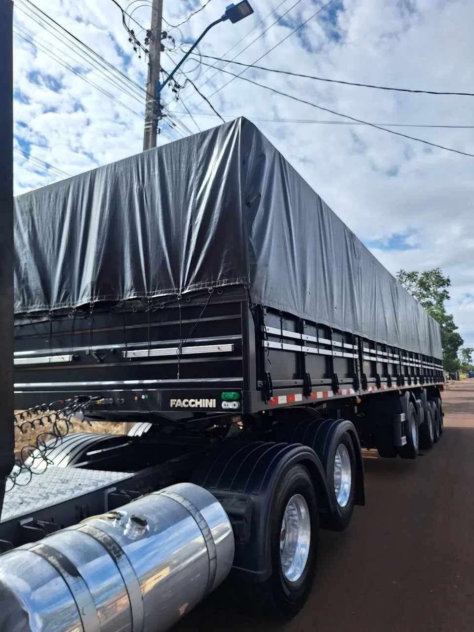 "semi reboque" no Brasil