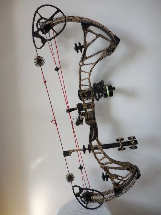 Arco Composto Canhoto Bowtech RPM 360 - Esportes de Quadra e Ao Ar ...