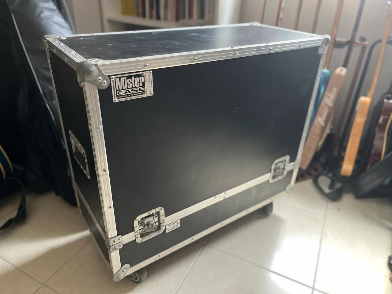 Amplificador Roland Jazz Chorus JC120 (com case) - Instrumentos ...