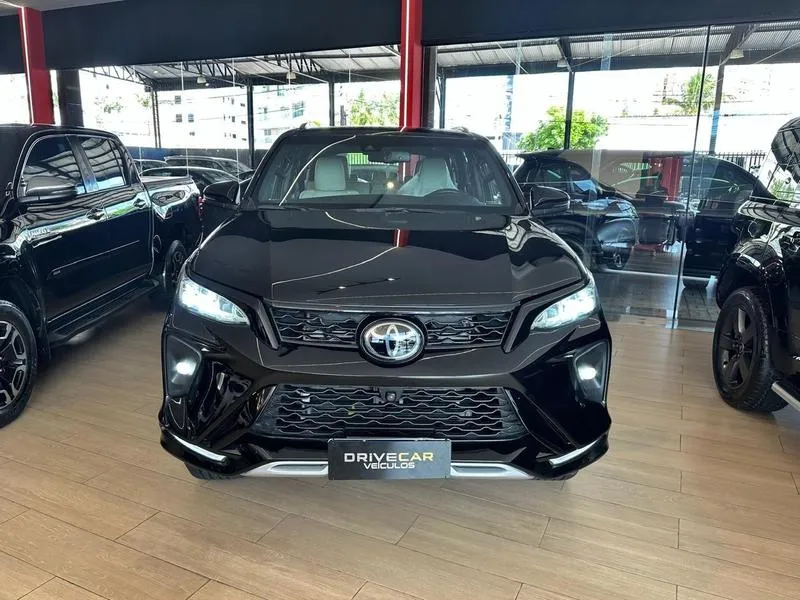 TOYOTA HILUX SW4 DIAMOND 2.8 TB 4X4 DIE. AUT. Usados e Novos