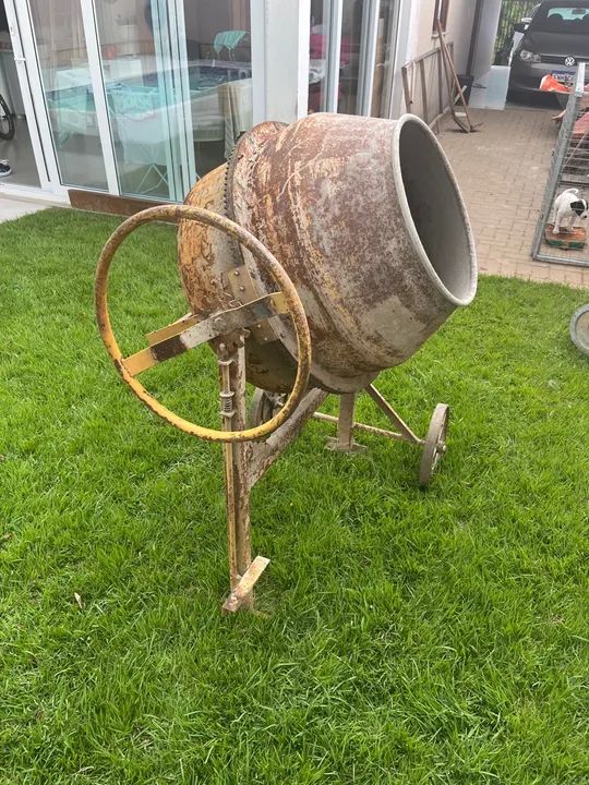 Betoneira Usada para Obras - Máquinas pesadas para construção - Portão ...