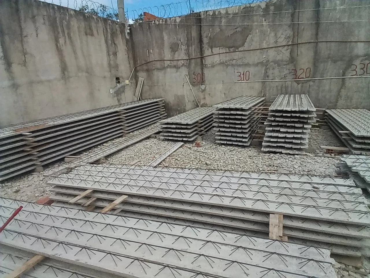 "cubeta laje" no Brasil