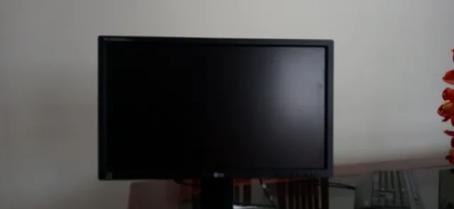 Monitores de computadores | +10000 anúncios na OLX Brasil