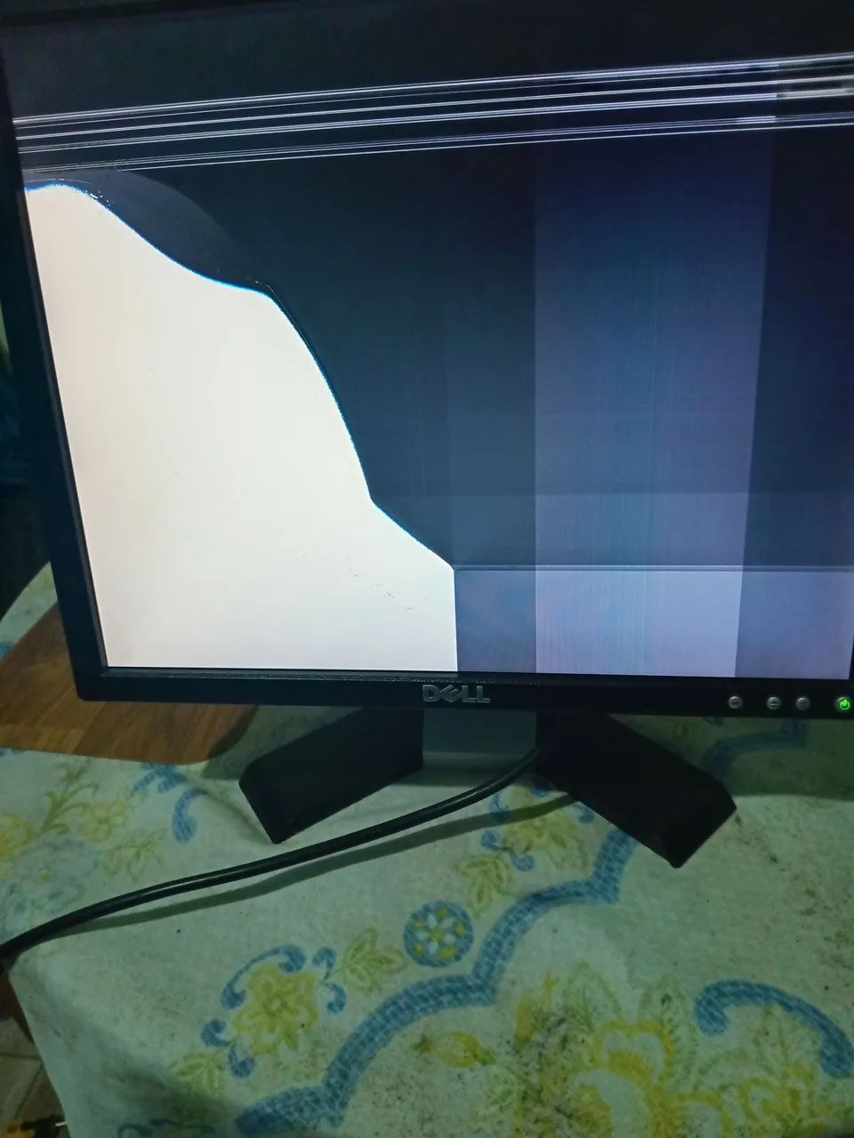 Monitor Dell com defeito na tela - Monitores - Restinga, Porto Alegre ...