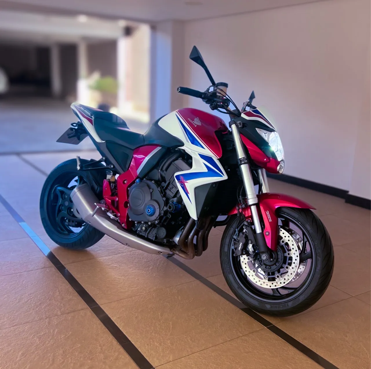 Motos HONDA CB 1000R no Brasil