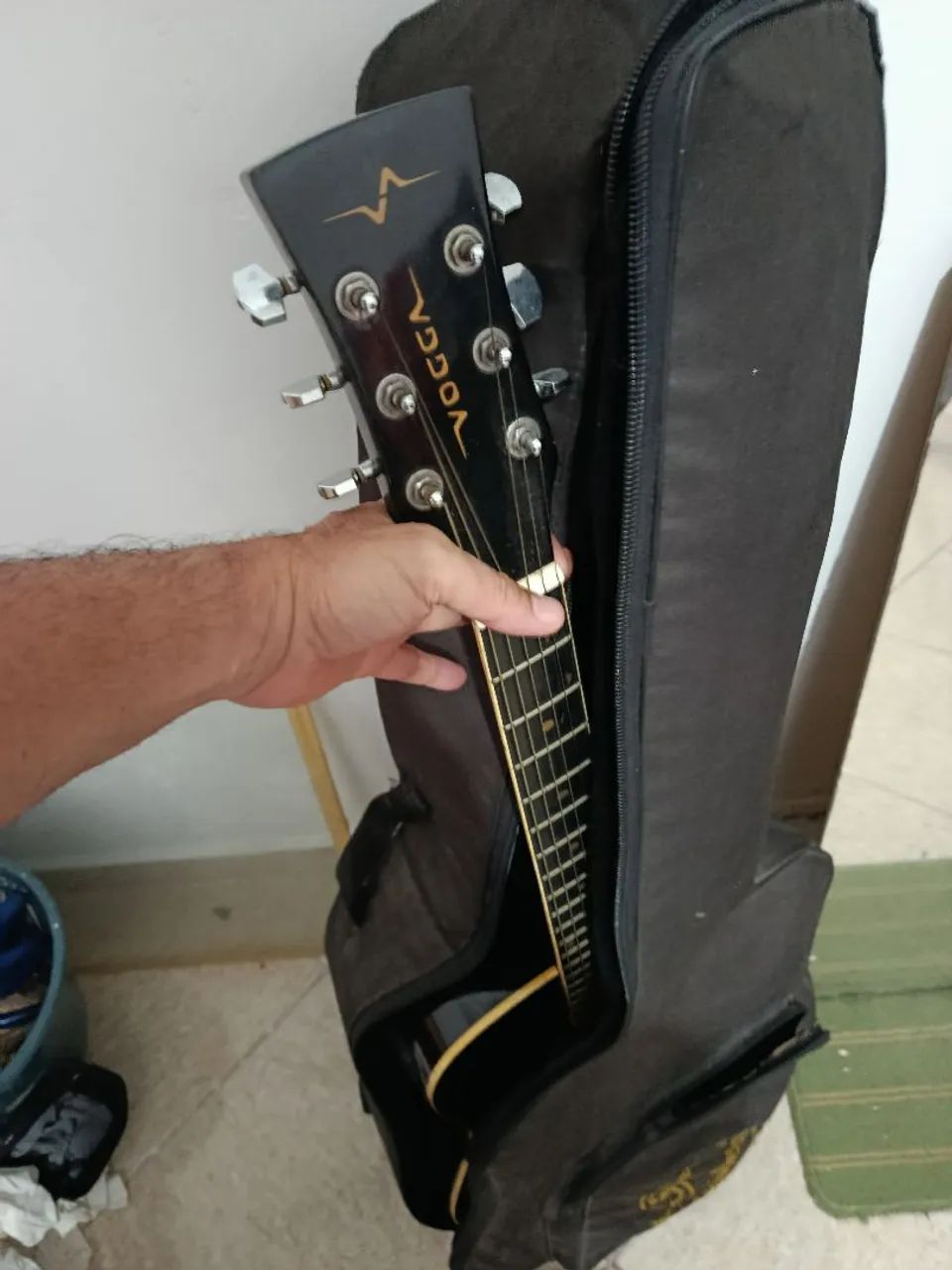 Vende-se um violão em estado de novo, com case! - Instrumentos musicais ...