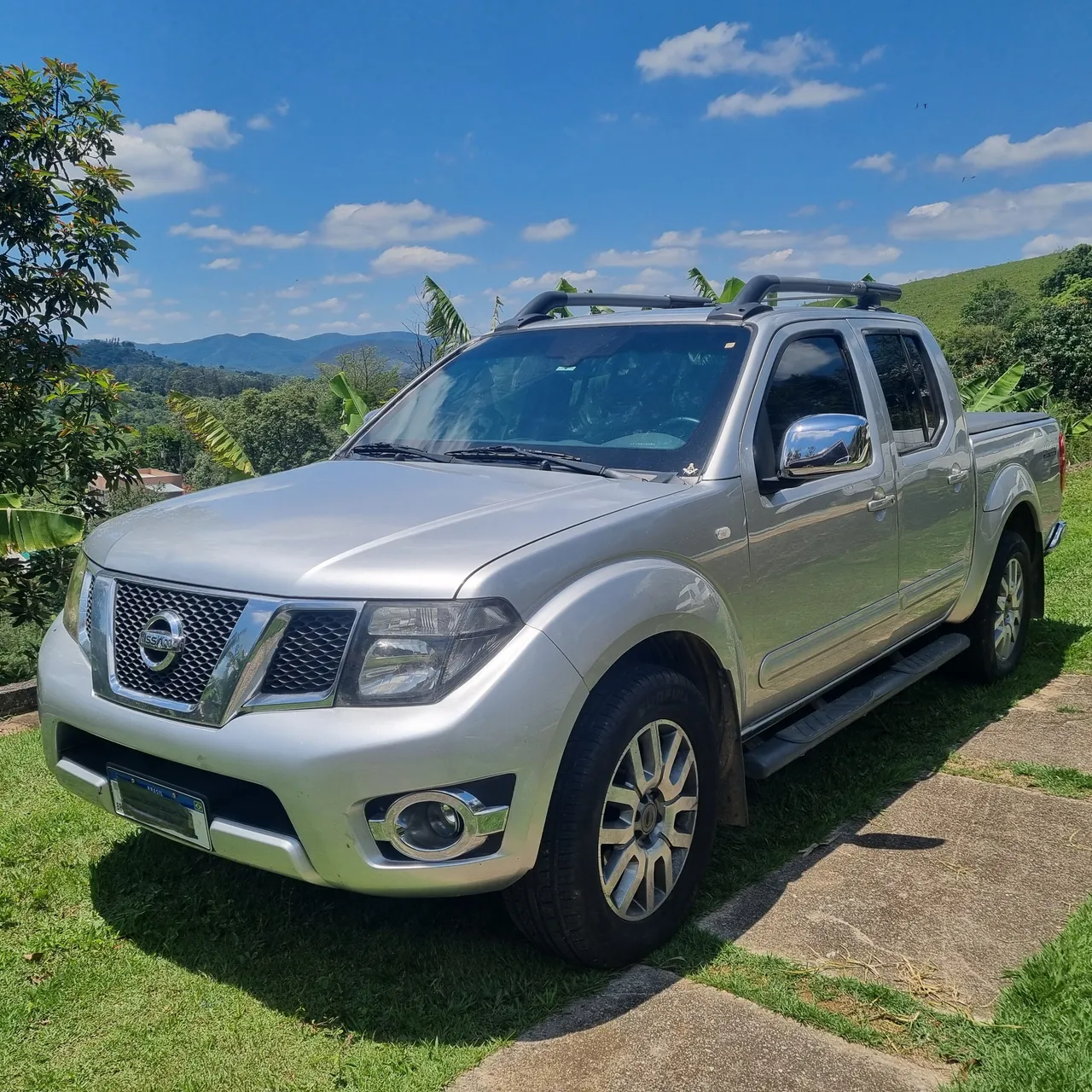 NISSAN FRONTIER 2015 Usados e Novos