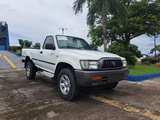 TOYOTA HILUX 2004 Usados e Novos