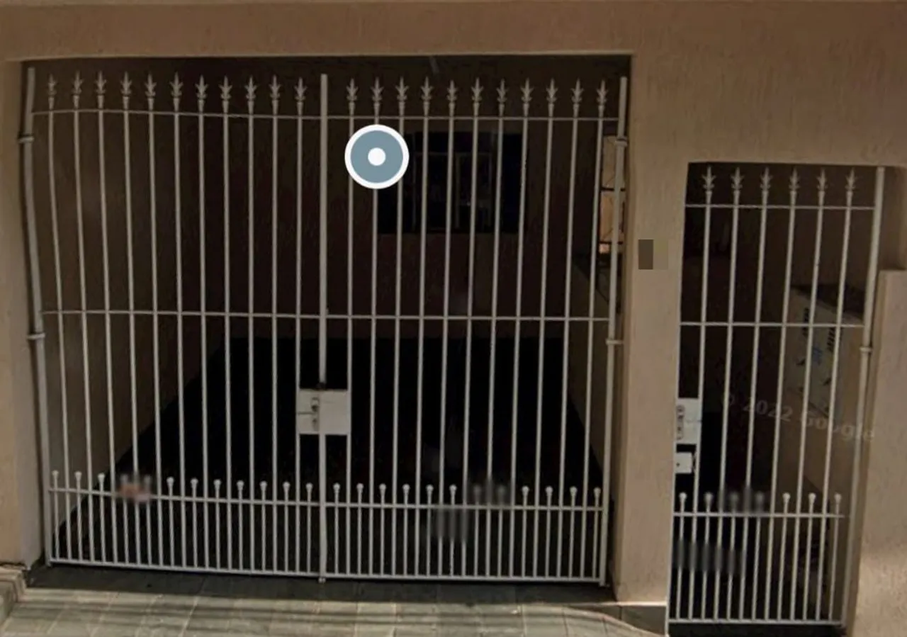 "portao e grade de ferro" - Portas e Janelas no Brasil