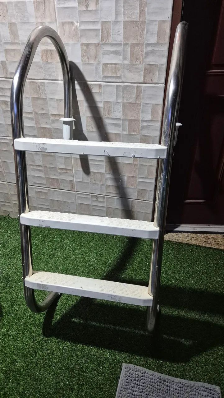 Escada pra piscina - Área Externa - Maracangalha, Belém 1470200817 | OLX