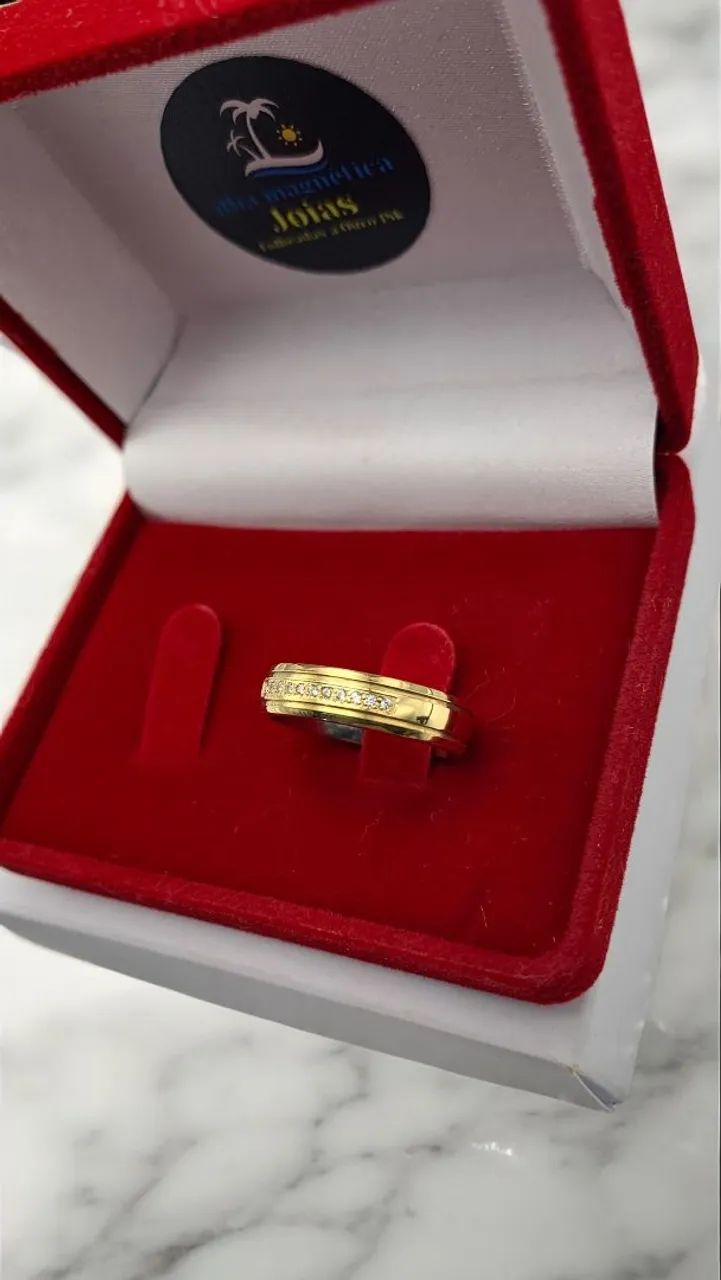 Par de Alianças Ilha de Itaparica une elegância e brilho em um design ...