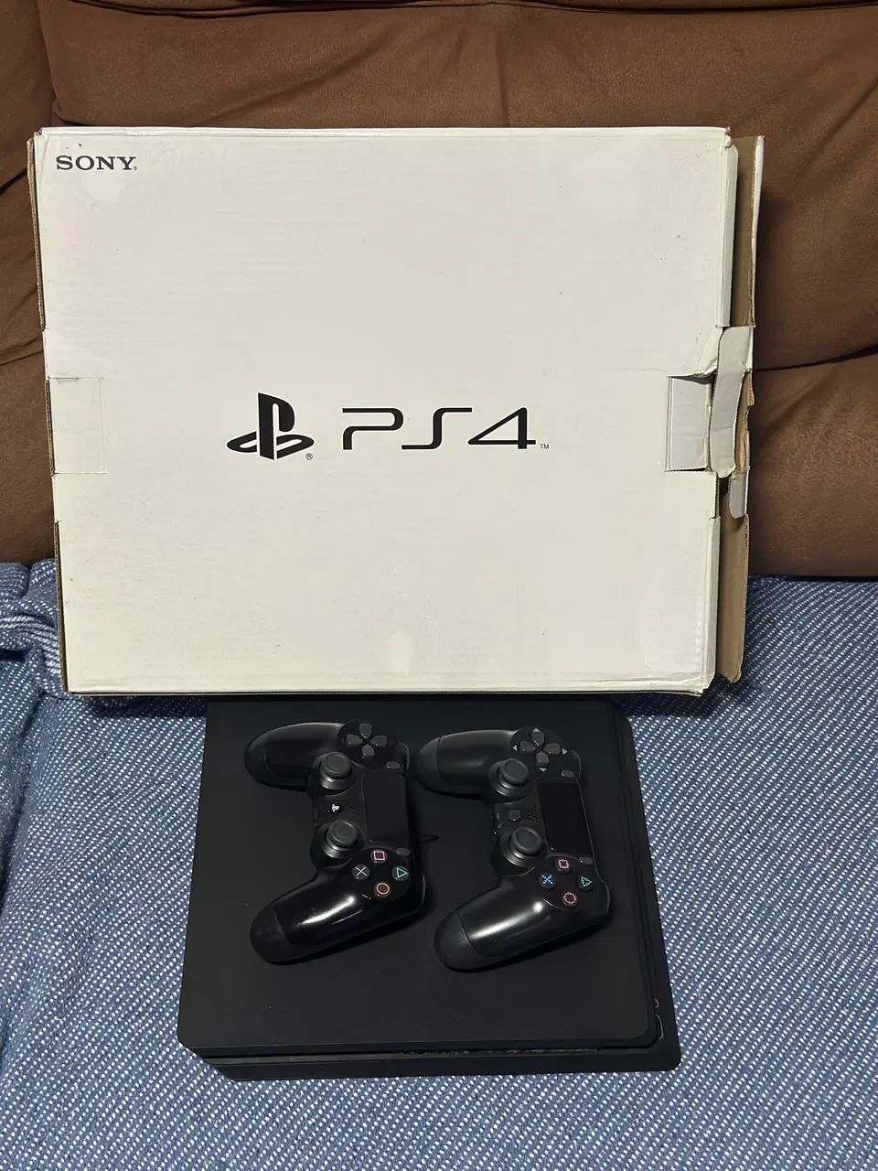 PS4 com 2 controles e fc 26 - Consoles de Vídeo Game - Centro, São João de Meriti 1471097397 | OLX