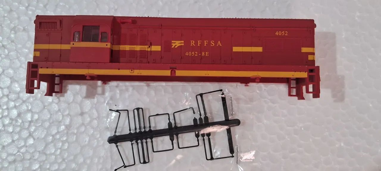 CARCAÇA COMPLETA LOCOMOTIVA FRATESCHI G12 DA RFFSA - Hobbies e coleções ...