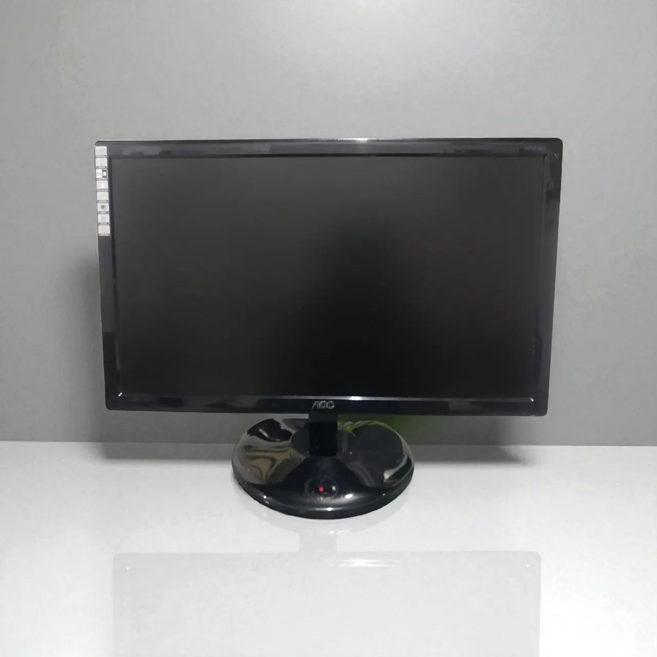 MONITOR 900P AOC 20 PELEGADAS E2043FK COM UMA LINHA VERMELHA ...