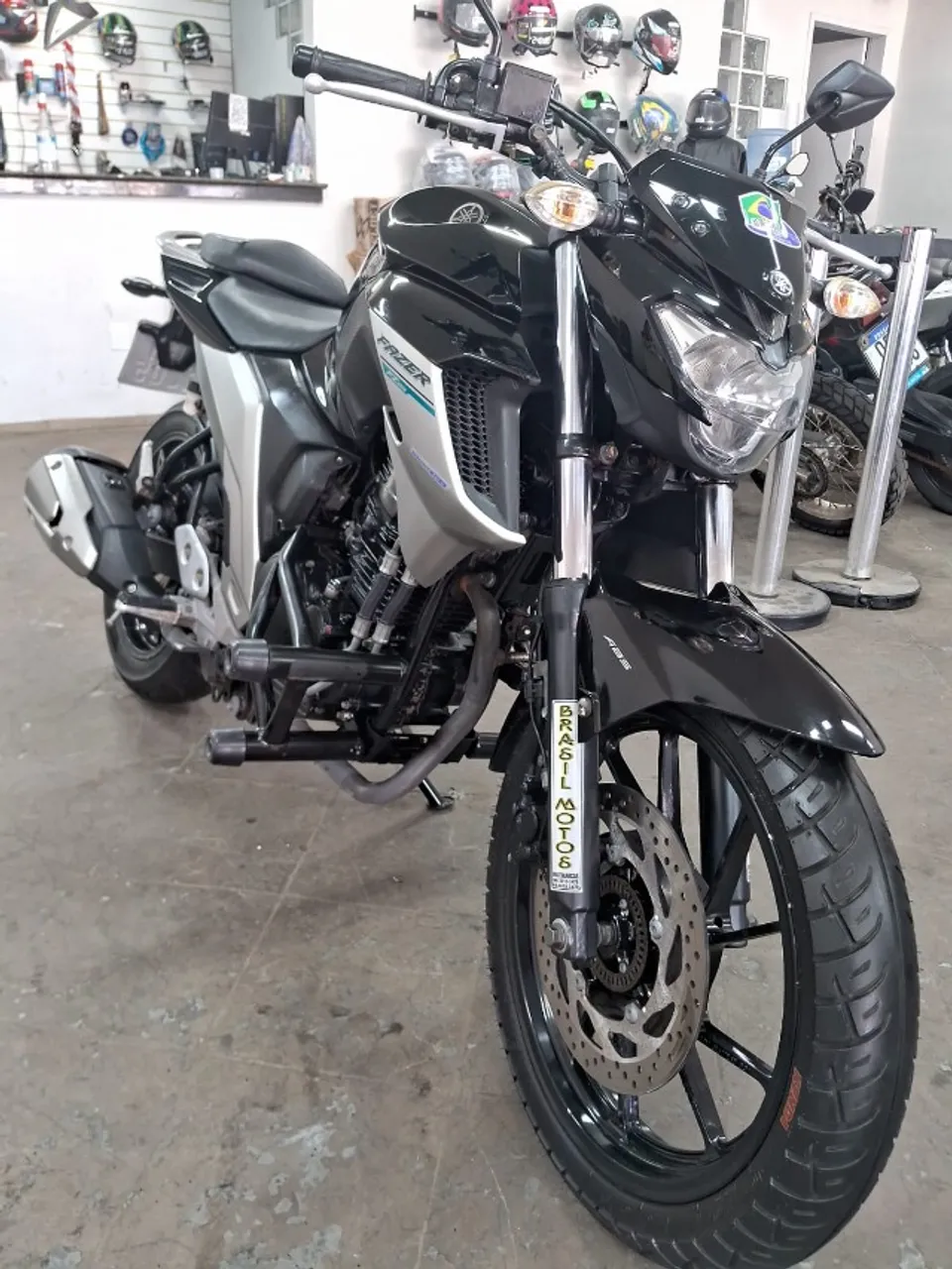 Motos YAMAHA FZ25 no Brasil