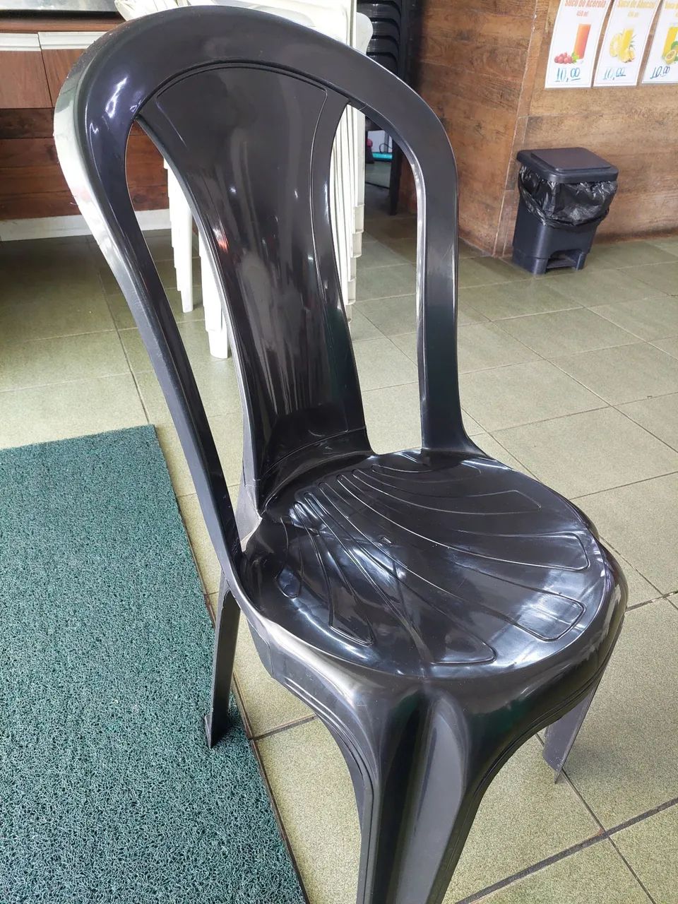 Cadeiras plásticas sem apoio de braço (pretas) - Bancos e Cadeiras ...