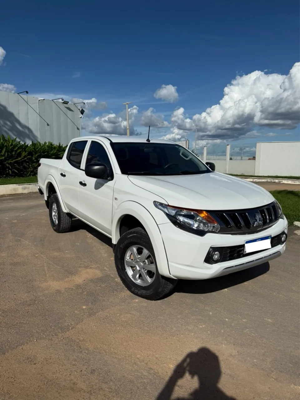 MITSUBISHI L200 TRITON SPORT GLS 2.4 CD DIESEL AUT. Usados e Novos