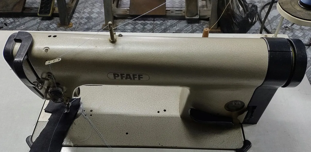 "maquina de costura pfaff" no Brasil