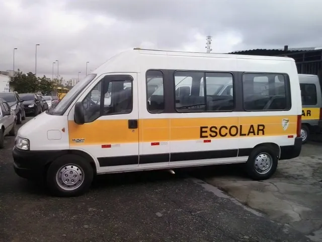 "carro escolar" no Brasil