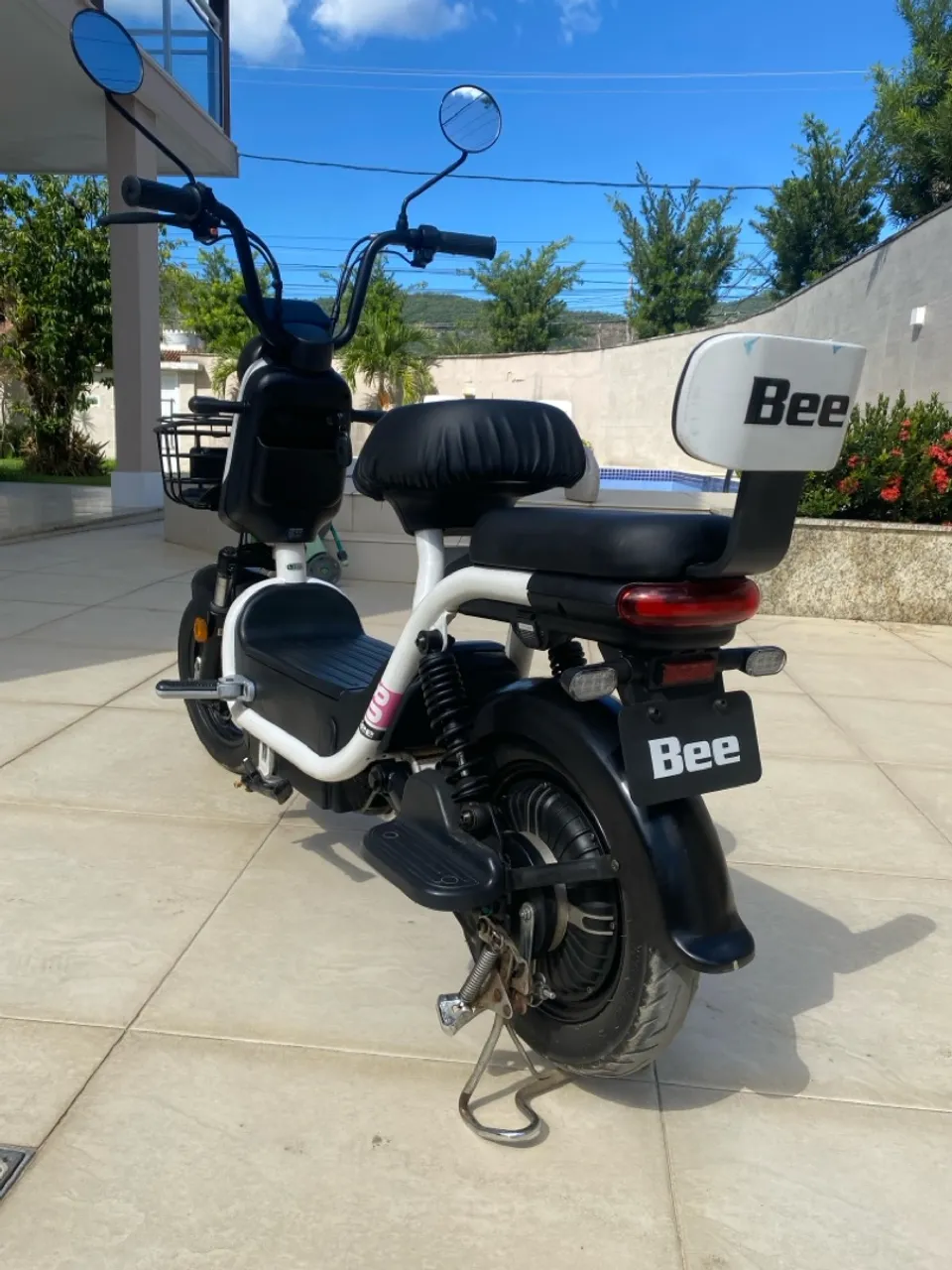 Motos BEE no Brasil