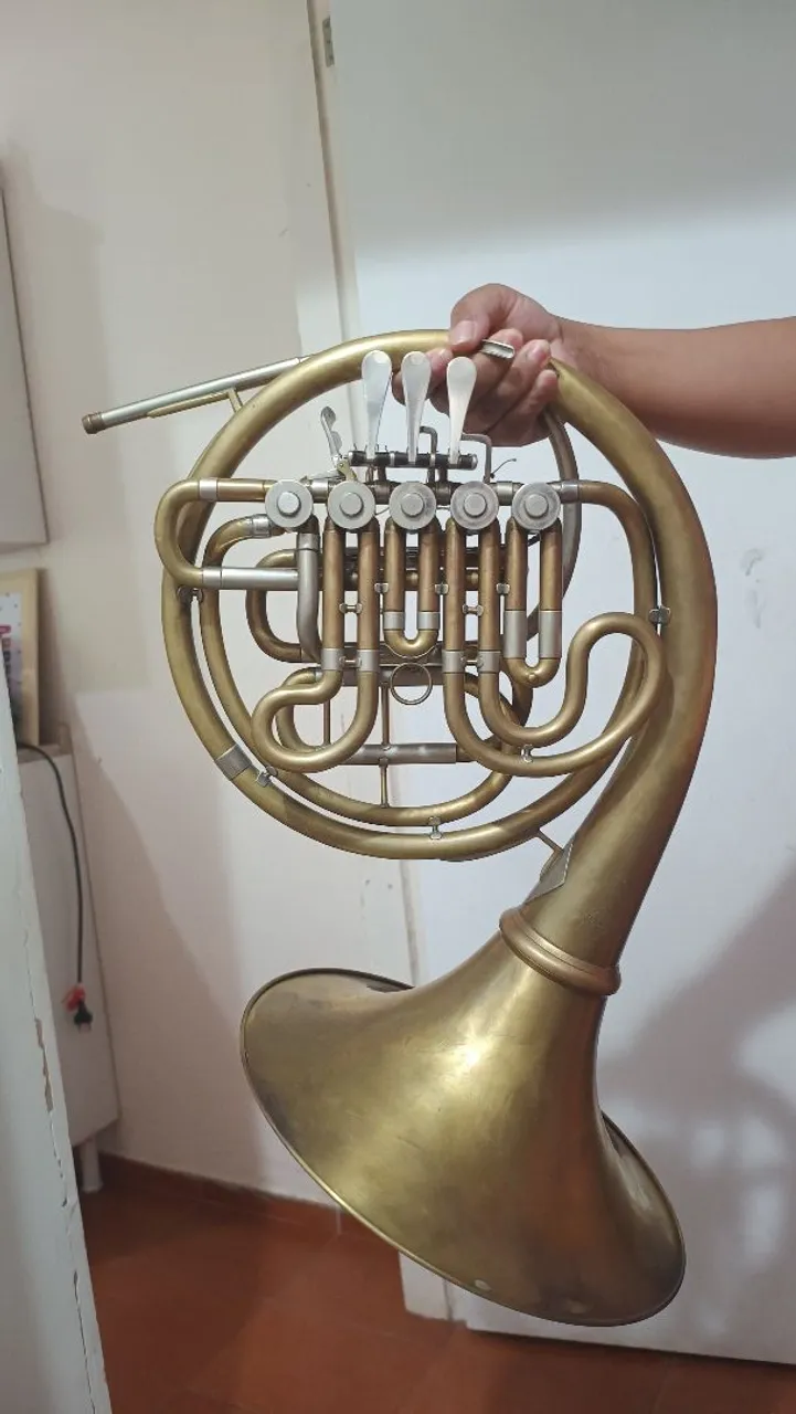 "instrumento trompa" - Instrumentos musicais no Brasil