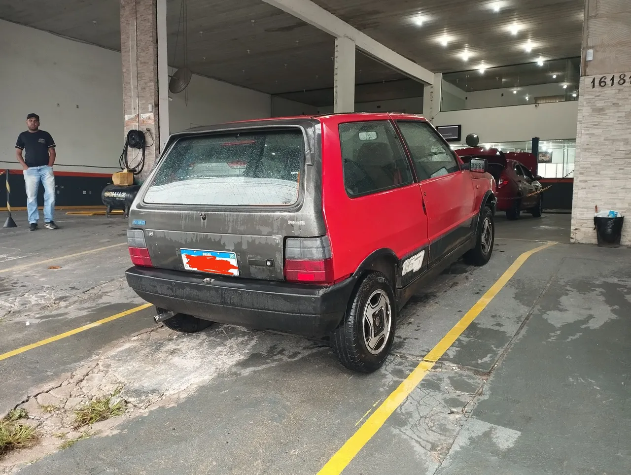 Fiat Uno 1.6R MPI / 1.6R / 1.5R Usados e Novos