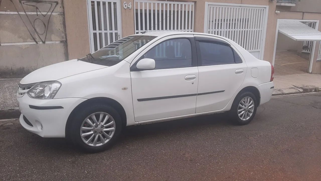 TOYOTA ETIOS Usados e Novos