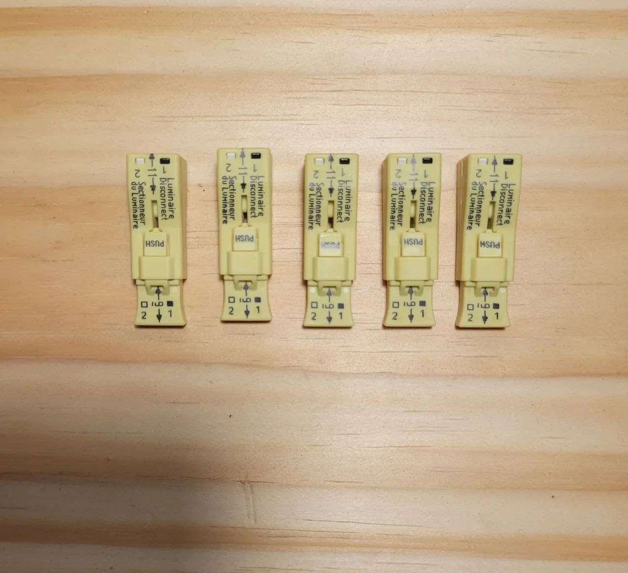 5 Conectores para Luminárias Wago 873 - Instalações Elétricas e ...