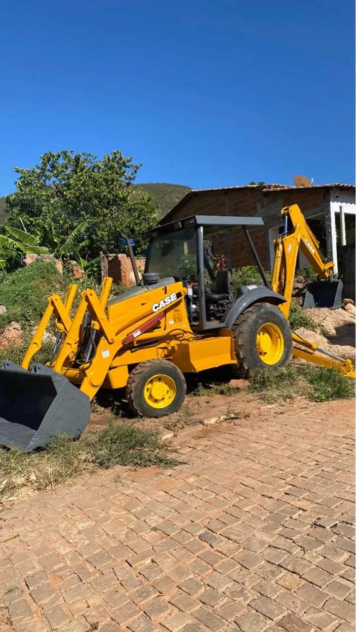 "retroescavadeira" - Máquinas pesadas para construção no Brasil