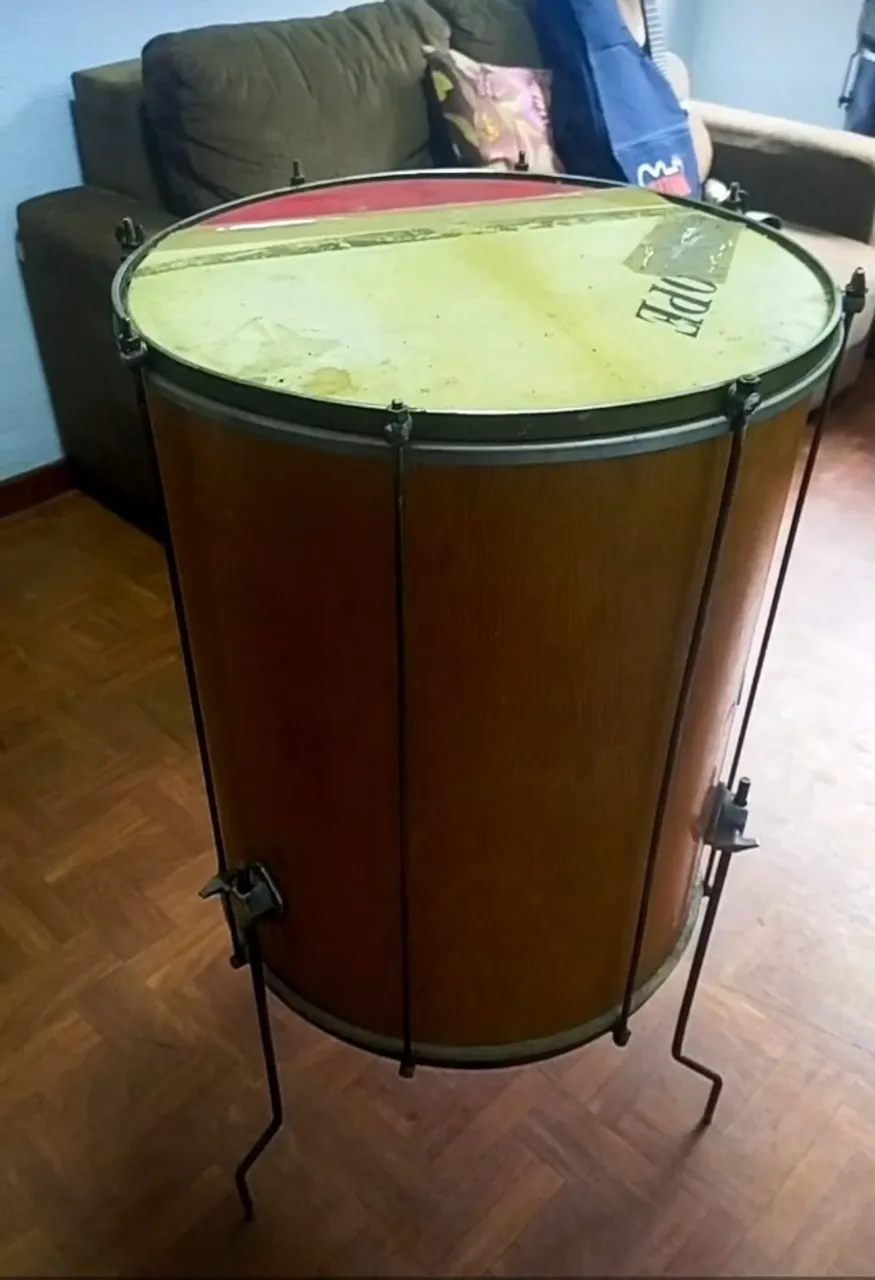 "instrumentos surdo" - Instrumentos musicais no Brasil
