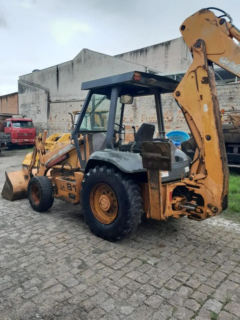 Case 580L Retroescavadeira - Tratores e máquinas agrícolas - Santa ...