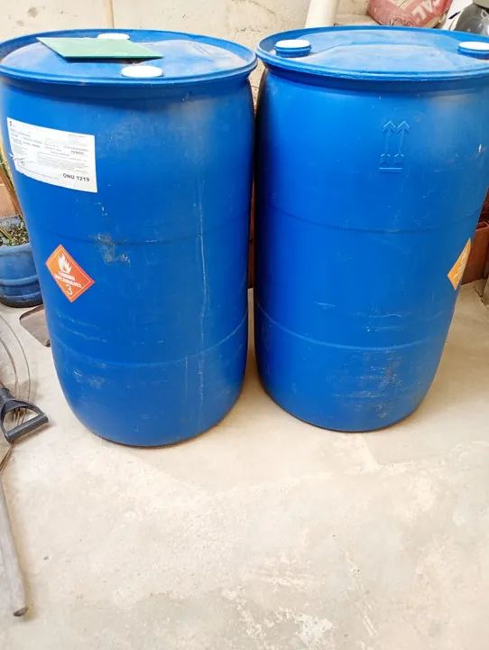 Tanques de plástico azul 200 Litros - Torneiras, Duchas e Vasos ...