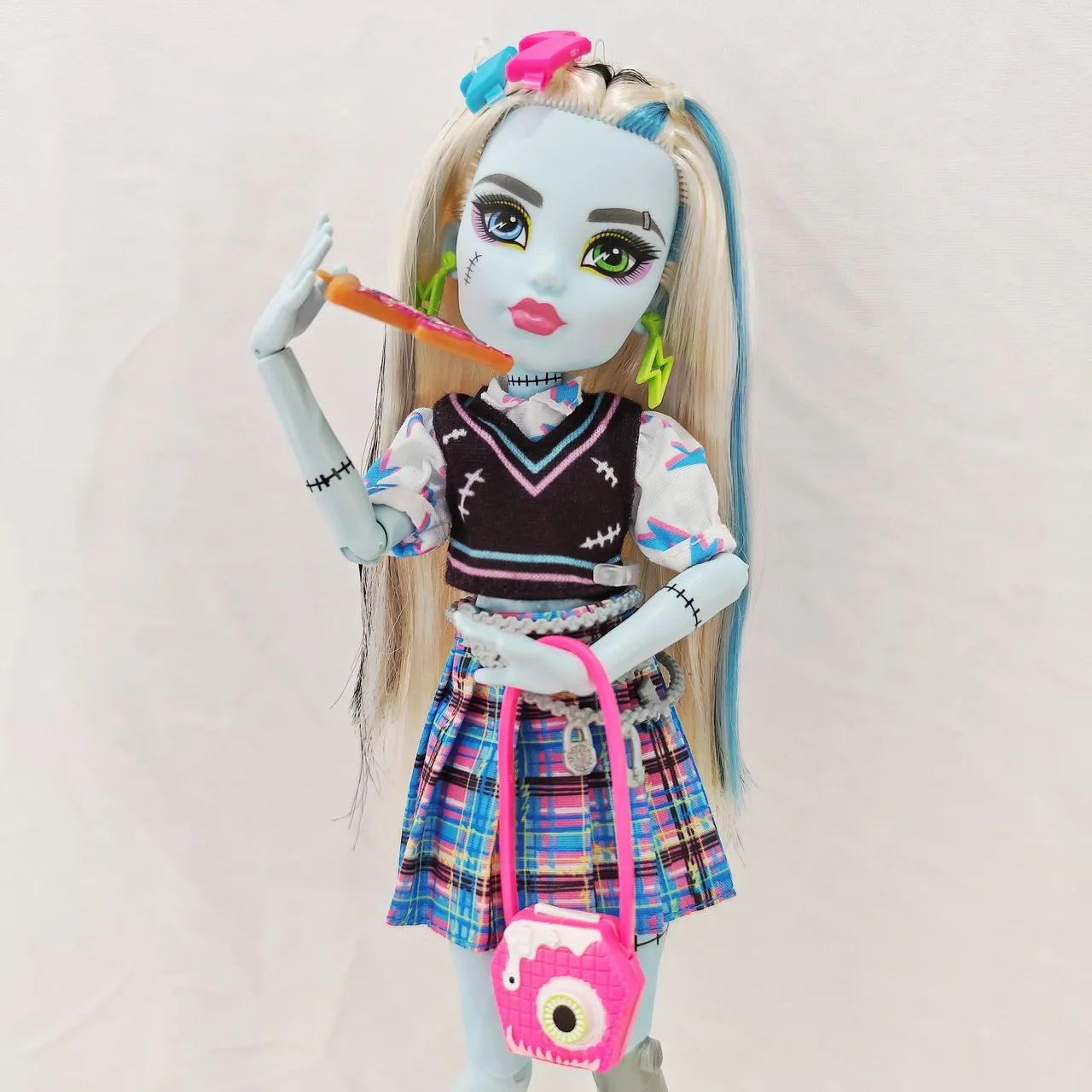 Boneca Monster High G3 Frankie Stein Core Básica - Original Mattel ...